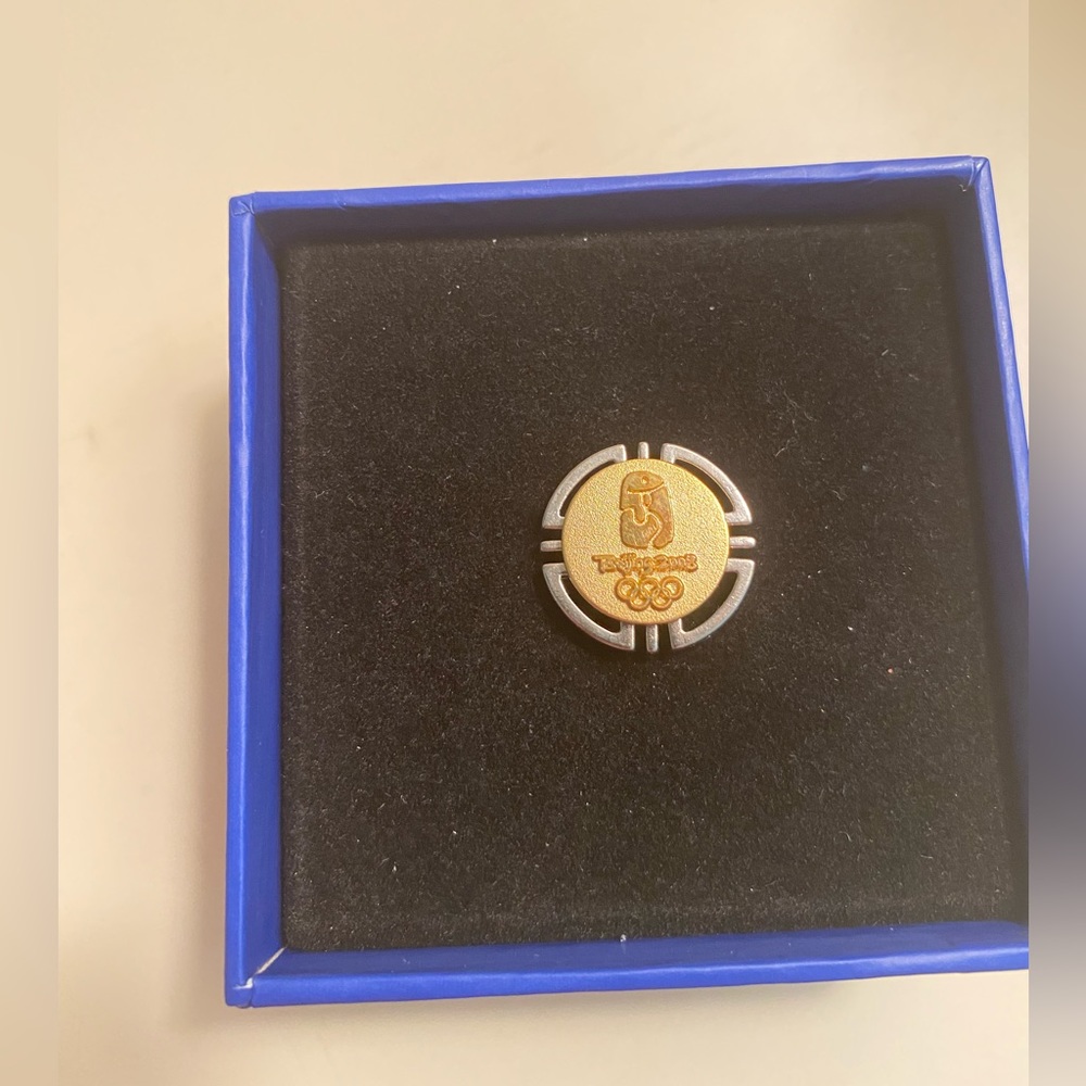 2008 Beijing Olympics Logo Pin. - Gem